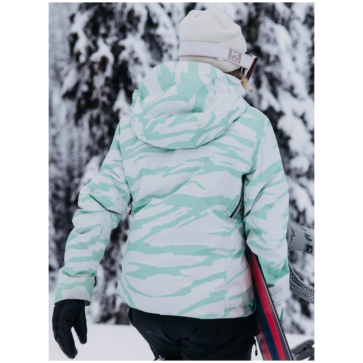 Burton [ak] Embark GORE-TEX Jacket Womens 2025 Oversized Zebra ...